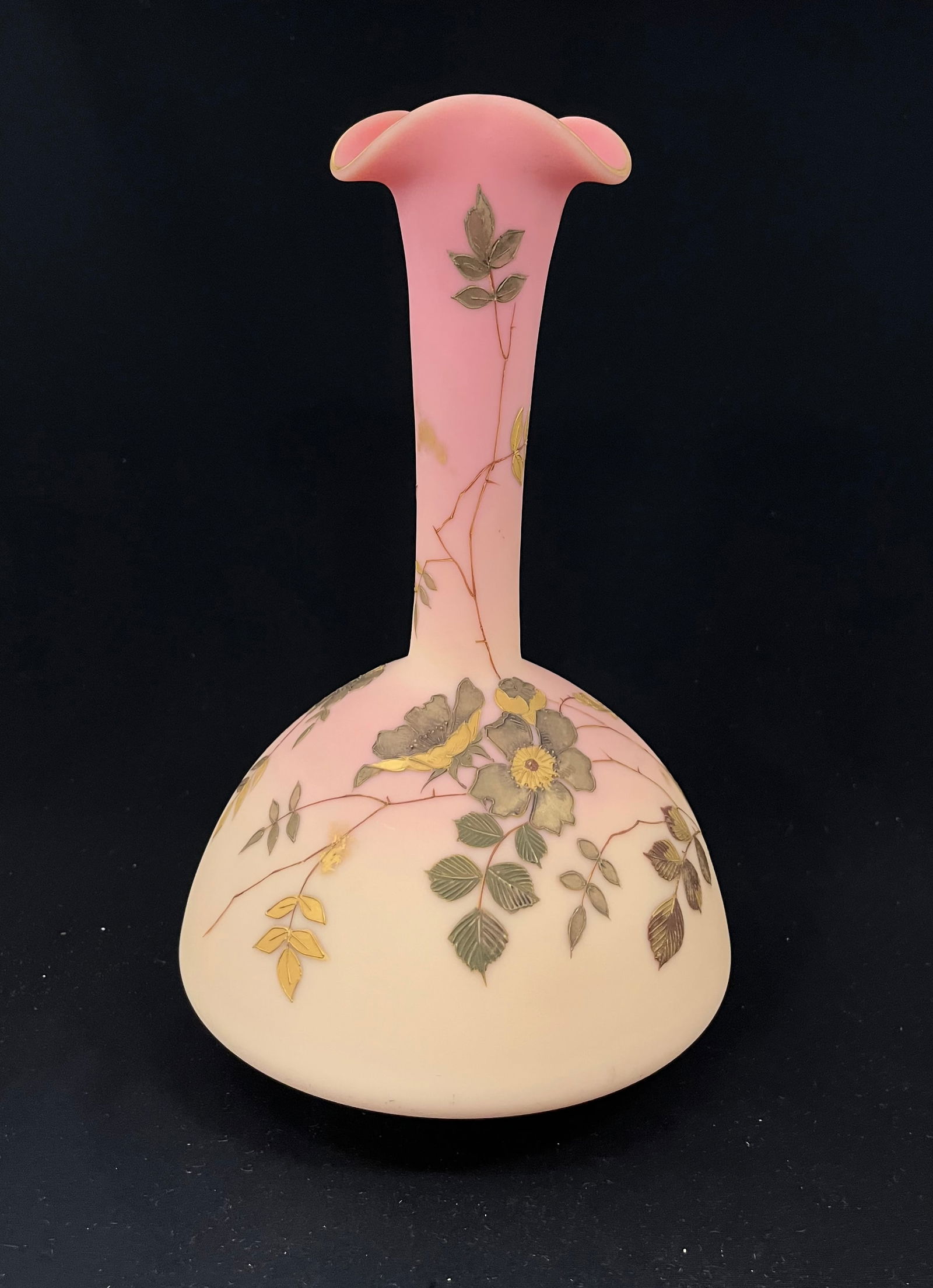 Mt Washington Burmese Glass Vase Auction