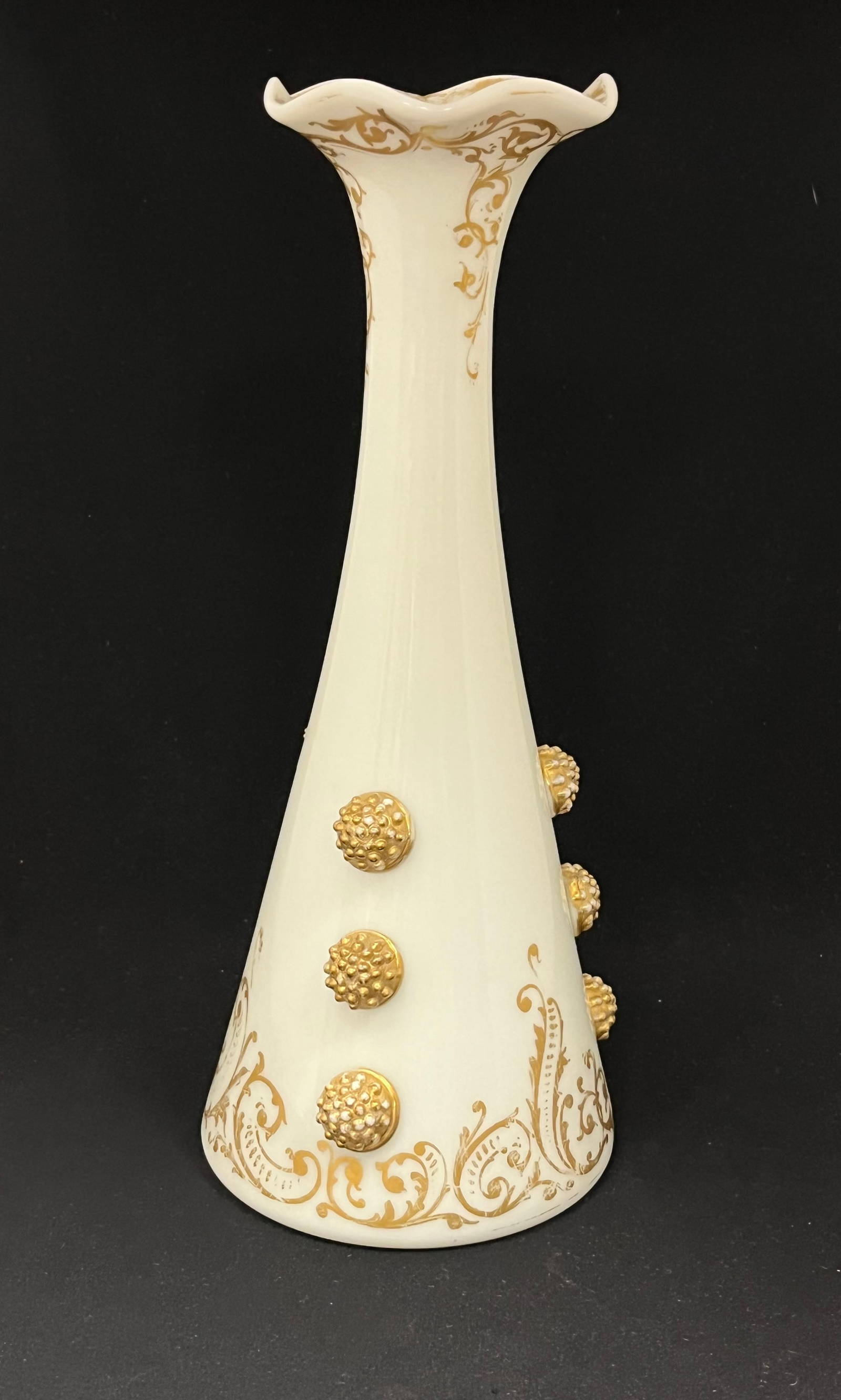 Mt. Washington Colonial Ware Vase Auction