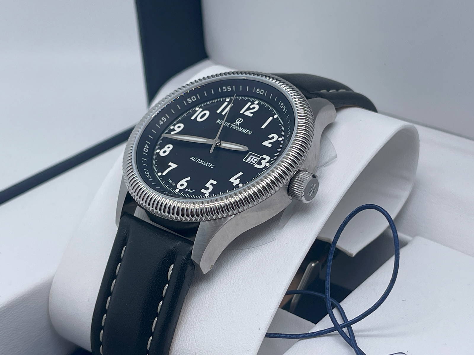 Revue Thommen Airspeed Vintage Men's Watch Model 17060.2524 Auction