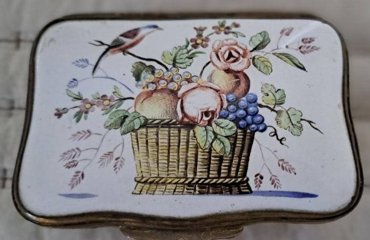 Enamel Top, Sides, Bottom And Inside Pill Box 18th Century Auction