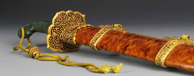 Chinese Imperial Jade-Hilted Ceremonial Sabre : Lot 749