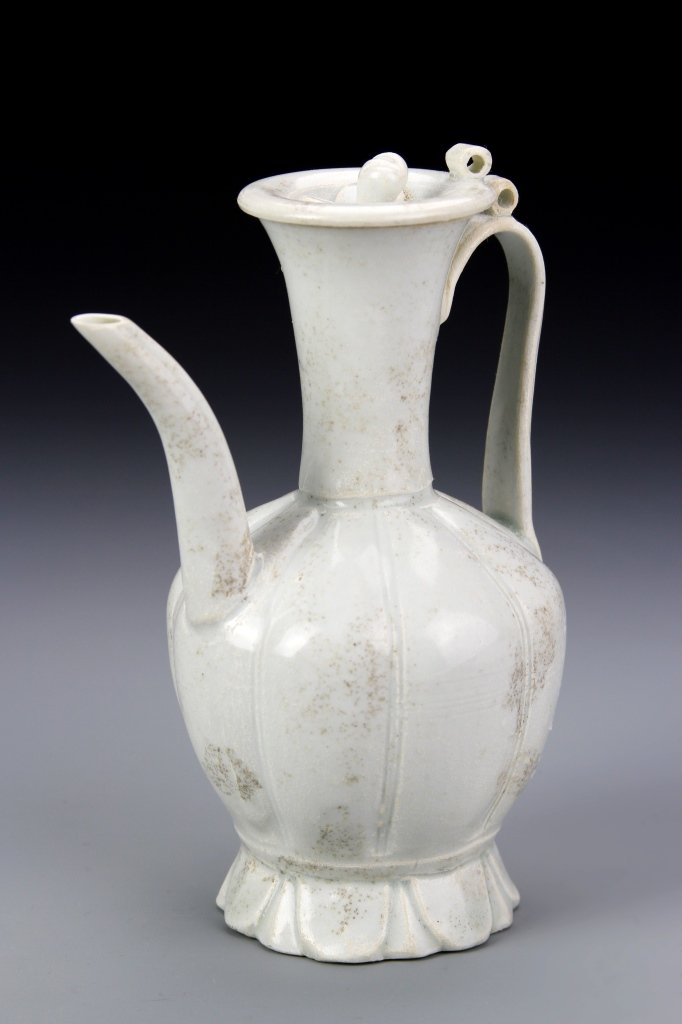 Chinese Covered Wine Pot