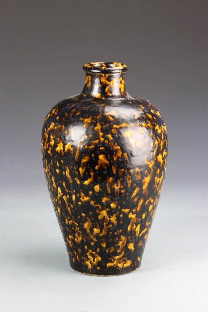 Chinese North Song Jizhou Ware Vase - Apr 26, 2014 | Altair Auctions in MA