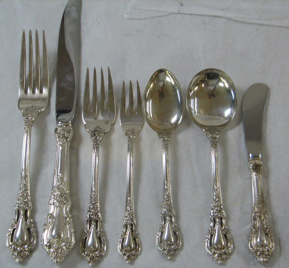 1212: LUNT ELOQUENCE STERLING SILVER FLATWARE SET 1212: LUNT ELOQUENCE STERLING SILVER FLATWARE SET