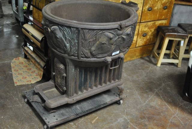 Cast Iron Rendering Kettle with Bull Heads Feet need wo - Apr 27, 2013 ...