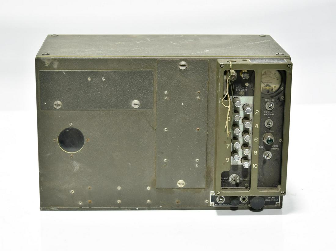 Original WWII French Army Radio Set - Jun 17, 2020 | Worldwide ...