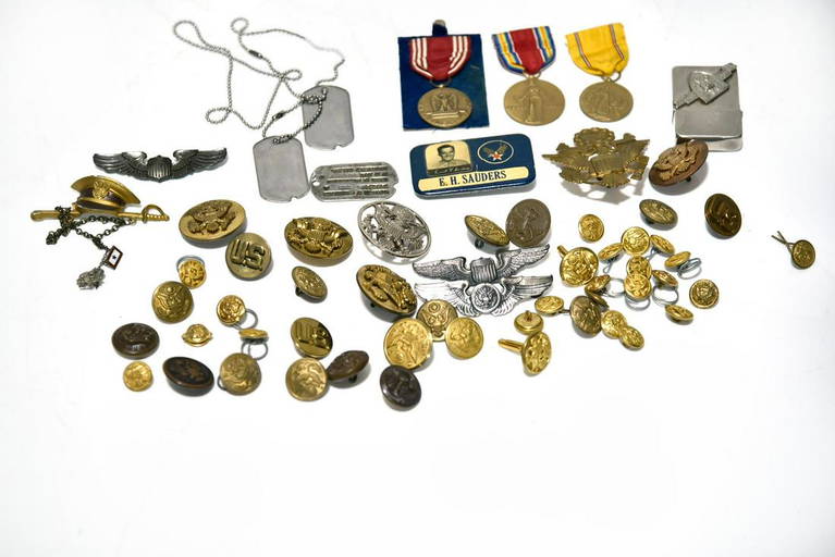 Original Wwii U.s. Insignia Including Captain Badges,