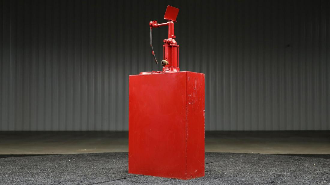 1940s Bennett Lubester Tank and Pump (#2168) on Sep 10, 2021 ...
