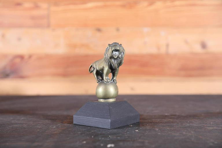 Lion on Sphere Radiator Mascot - Nov 06, 2021 | Worldwide Auctioneers in IN