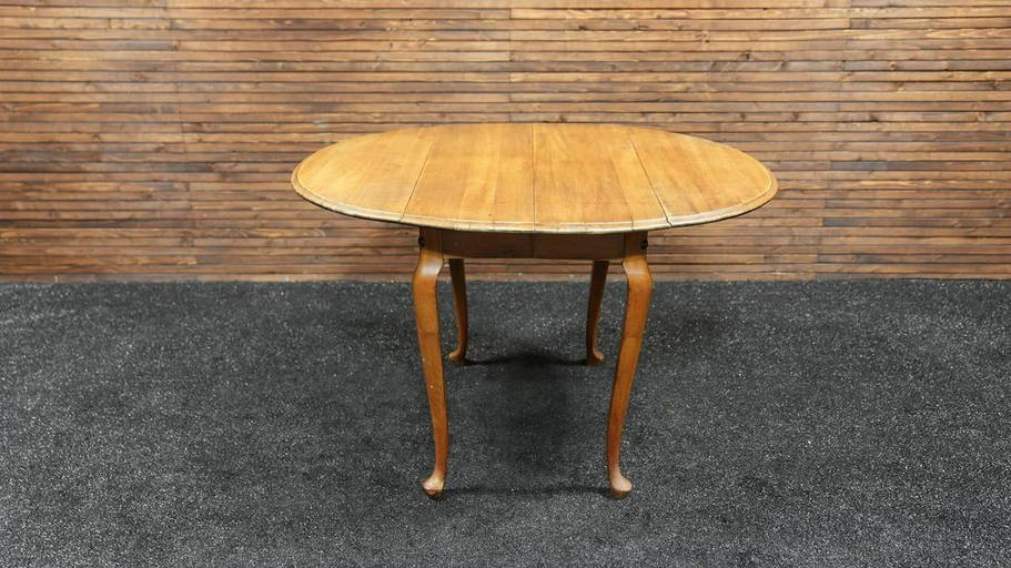 Drop Leaf Oval Dining Table
