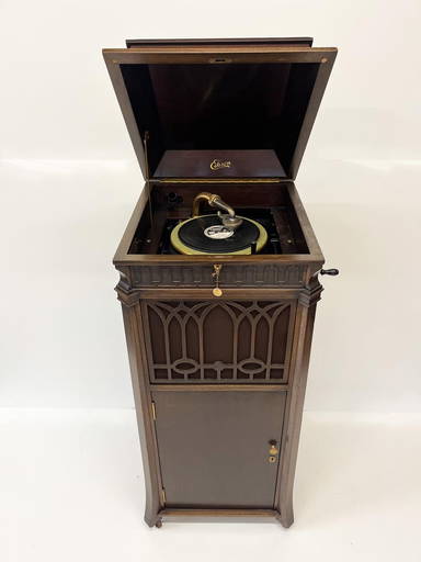 Circa 1919 Edison Chippendale Diamond Disc C19 Phonograph