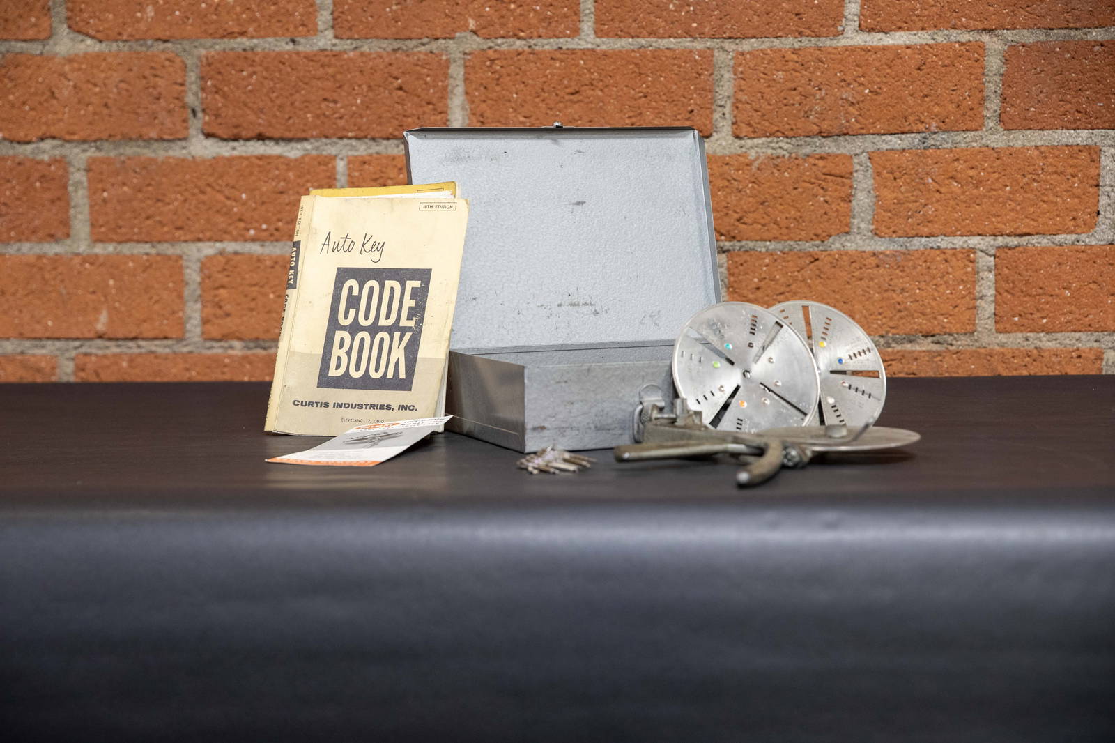 Curtis Hand-operated Key Cutter Kit Auction