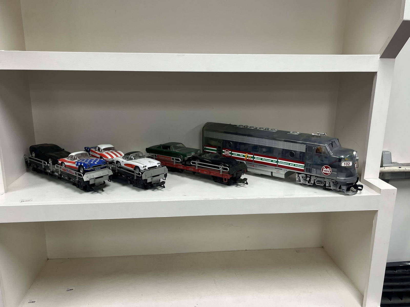 Large G-scale Indoor-outdoor Train Set Auction