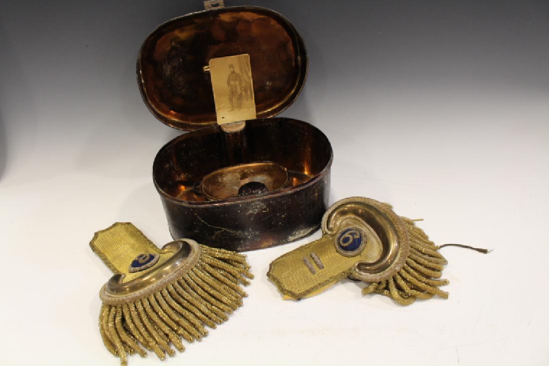 Civil War Union Epaulettes 6th Infantry W/photo & Id