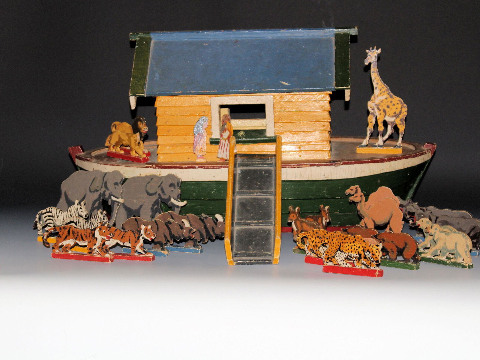 Rare Noah's Ark w/Shiplap Siding, Ramp & Animals | Barnebys