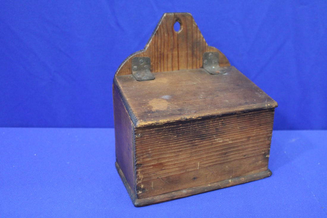19th C Pine Lift Lid Wall / Salt Box, Vermont Auction