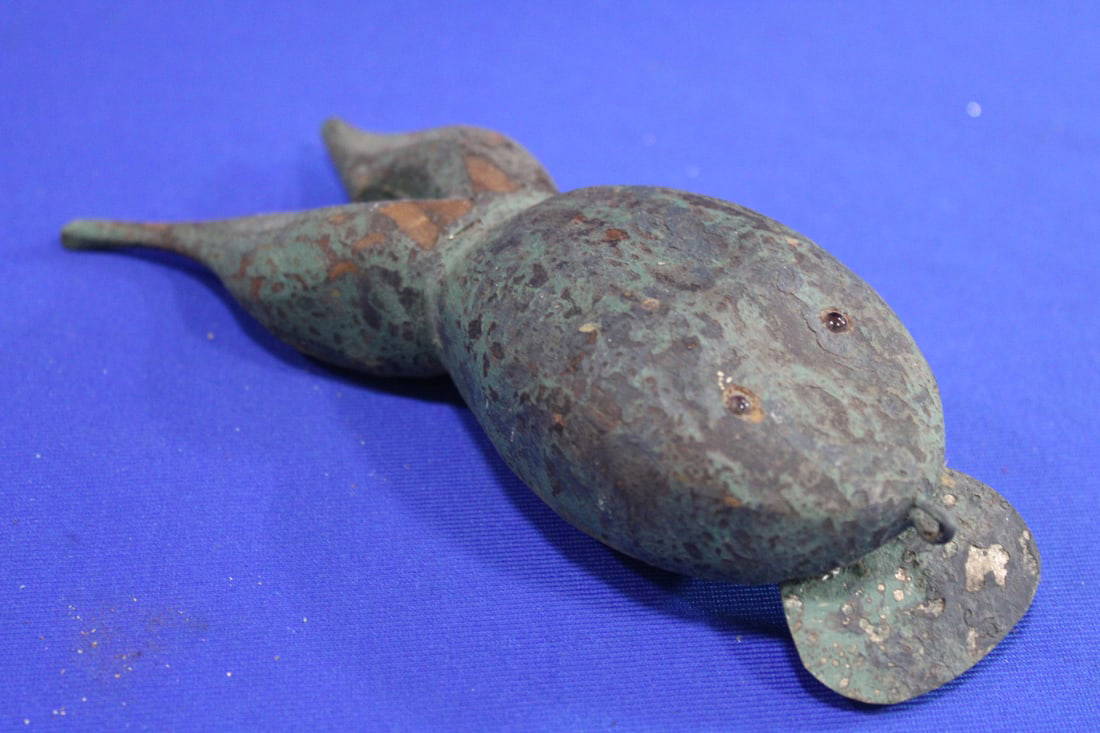 1920-40 Carved, Painted Folk Art Ice Fishing Frog Decoy Auction