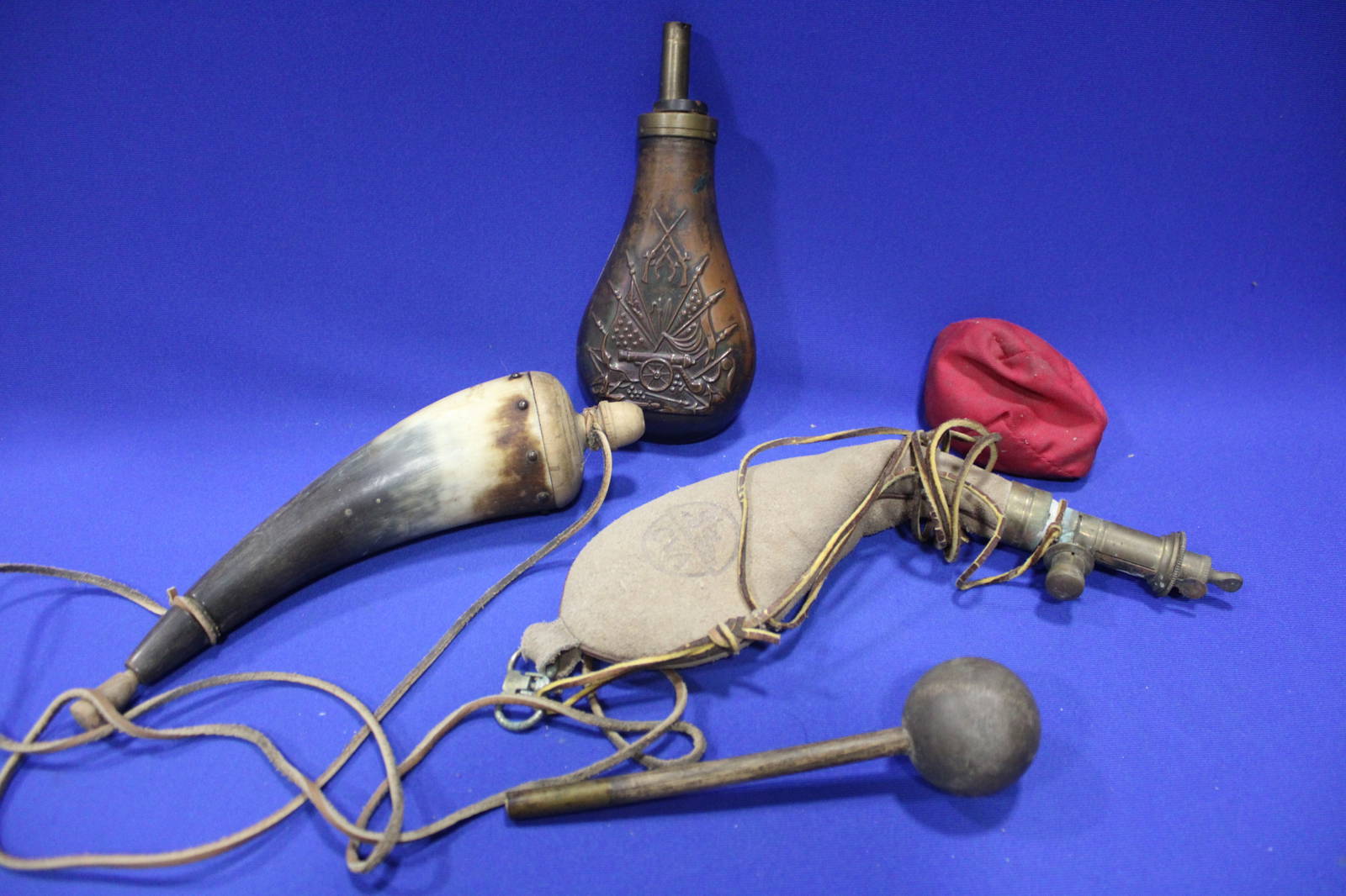 Powder Flasks, Horn, Muzzle Loader Bullet Starter + Auction