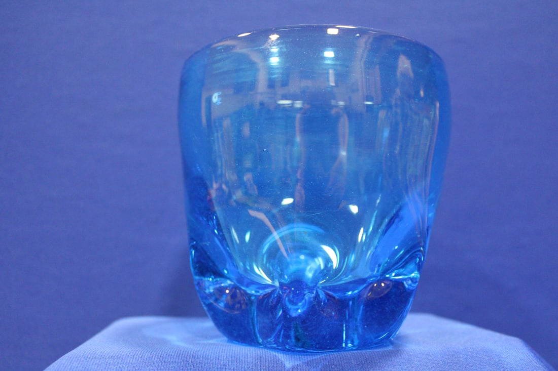 1963 Labino Art Glass Blue Vase Auction