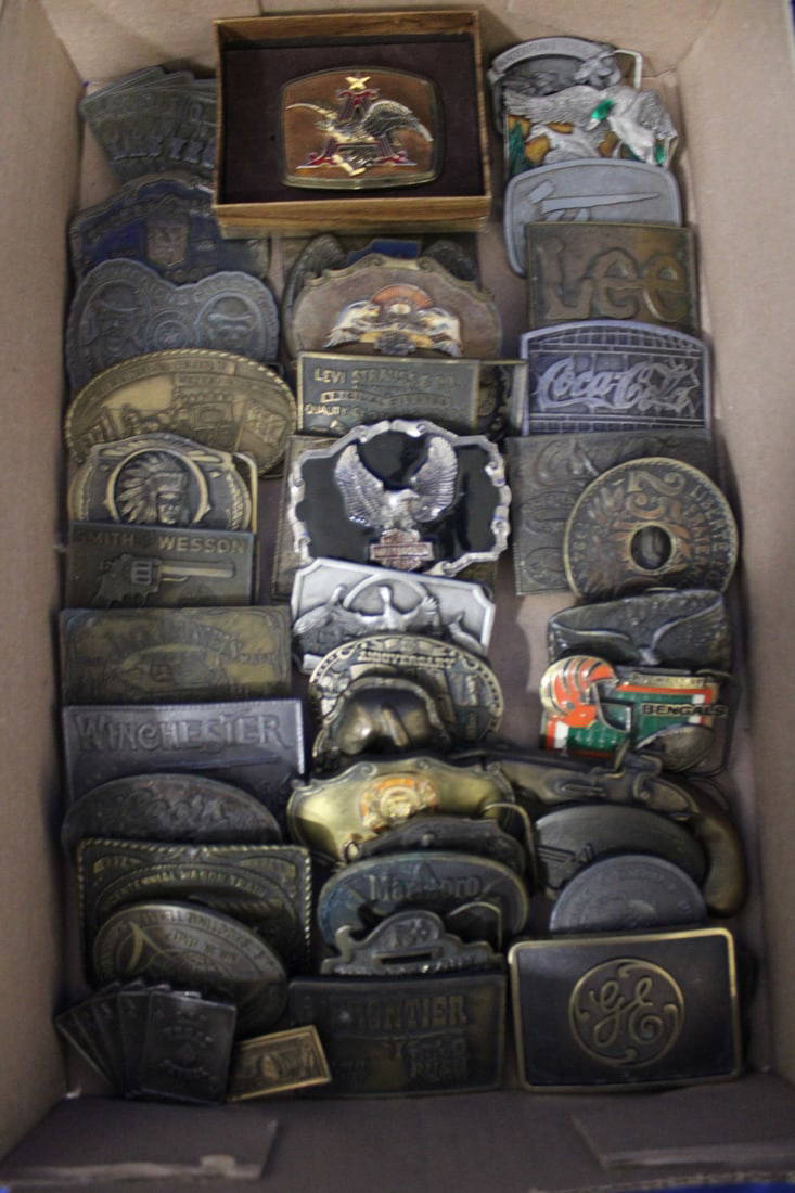 Belt Buckles Advertising, Vegas, Gun Related Auction