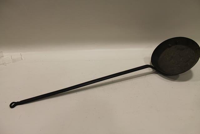 Hand Forged Cast Iron Long Handled Skillet