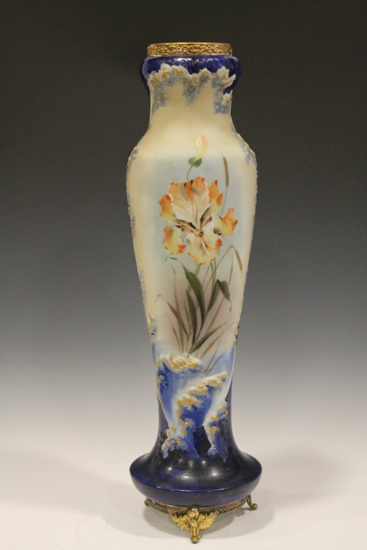 Rare Early Wave Crest / Wavecrest Portrait Vase w/