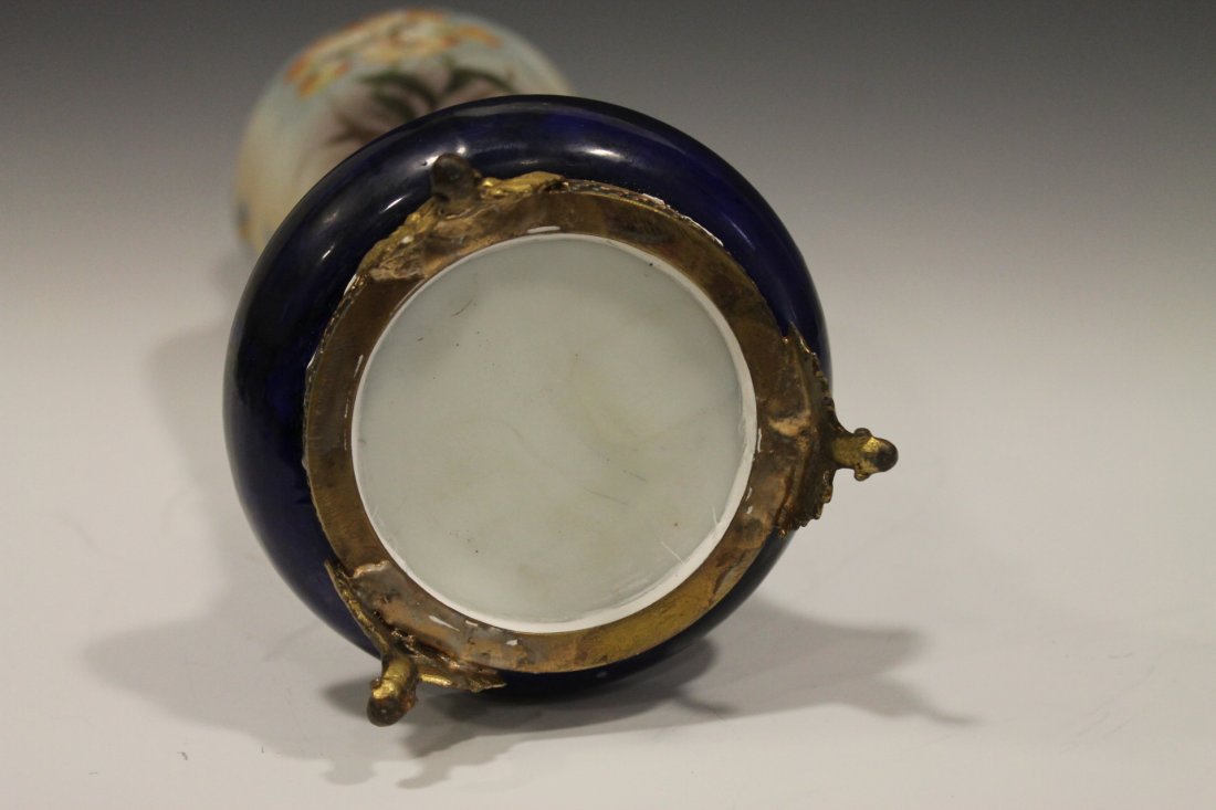 Rare Early Wave Crest / Wavecrest Portrait Vase w/