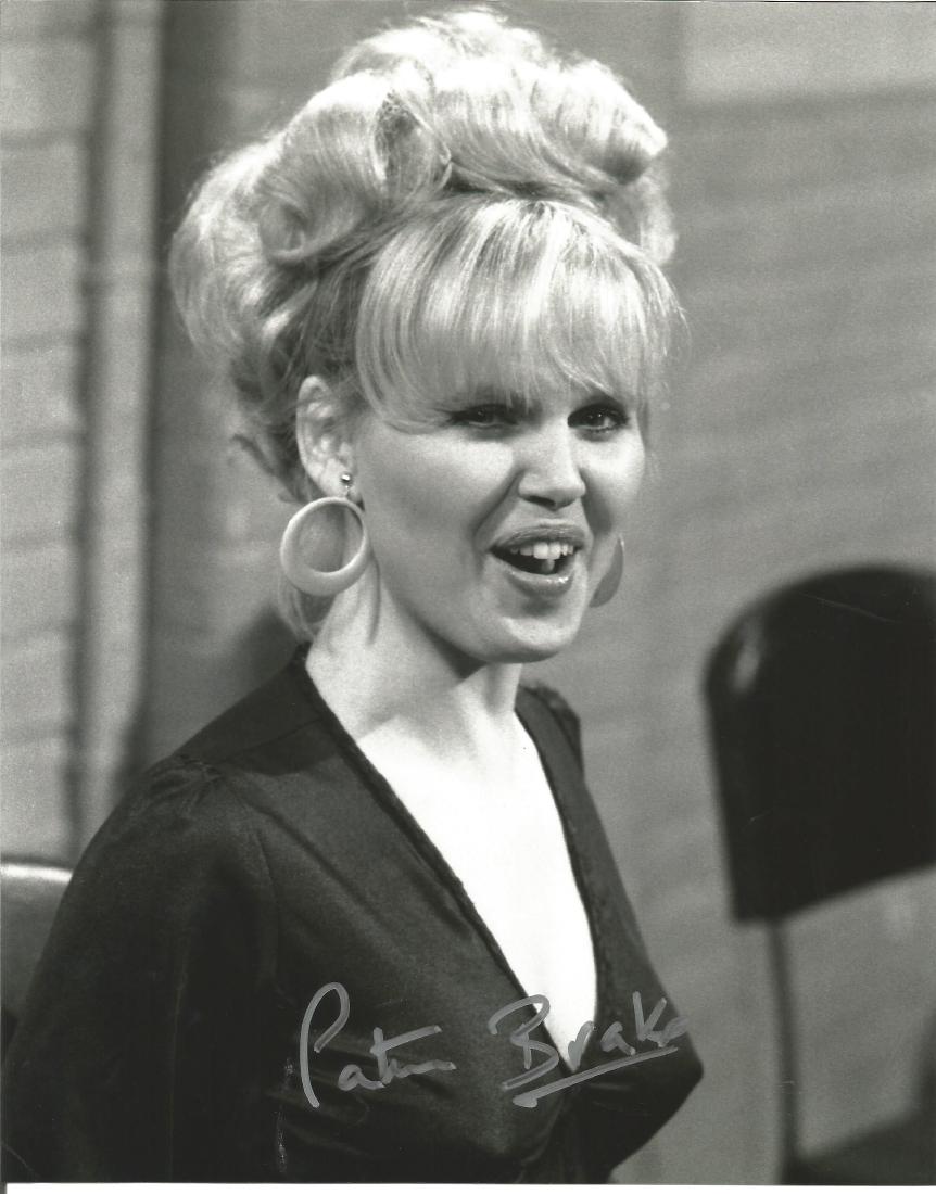 Patricia Brake Porridge Signed 10x8 B/w Photo . Good