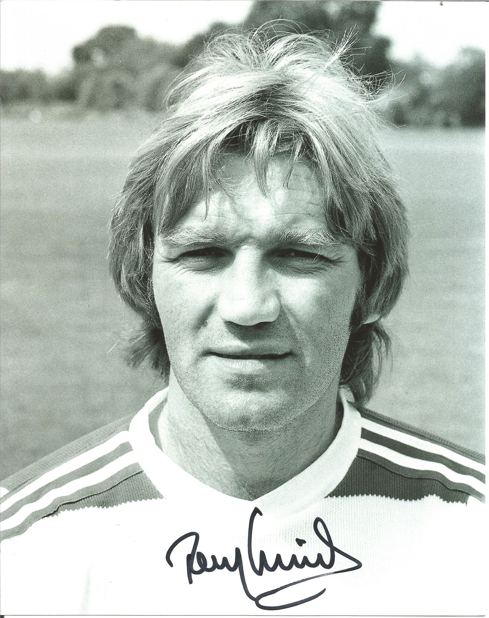Football Tony Currie 10x8 Signed Black And White Photo.