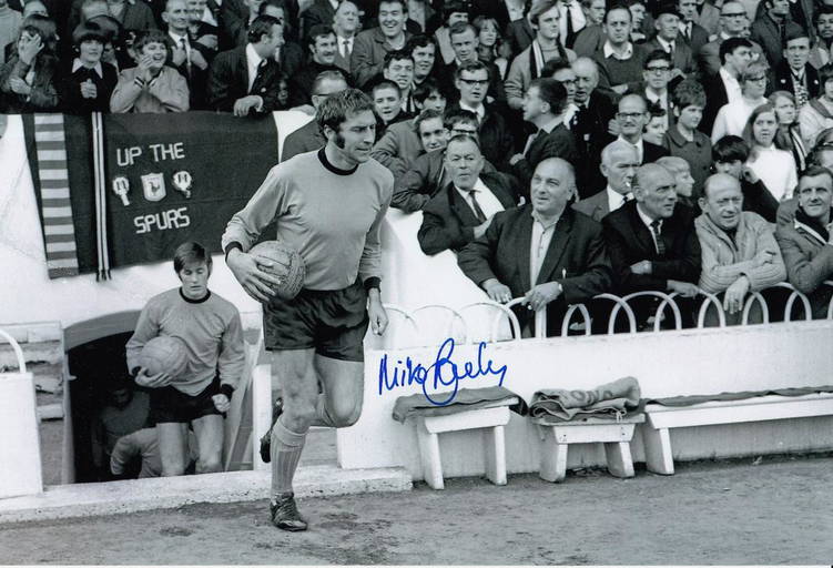 Autographed Mike Bailey 12 X 8 Photo B/w, Depicting