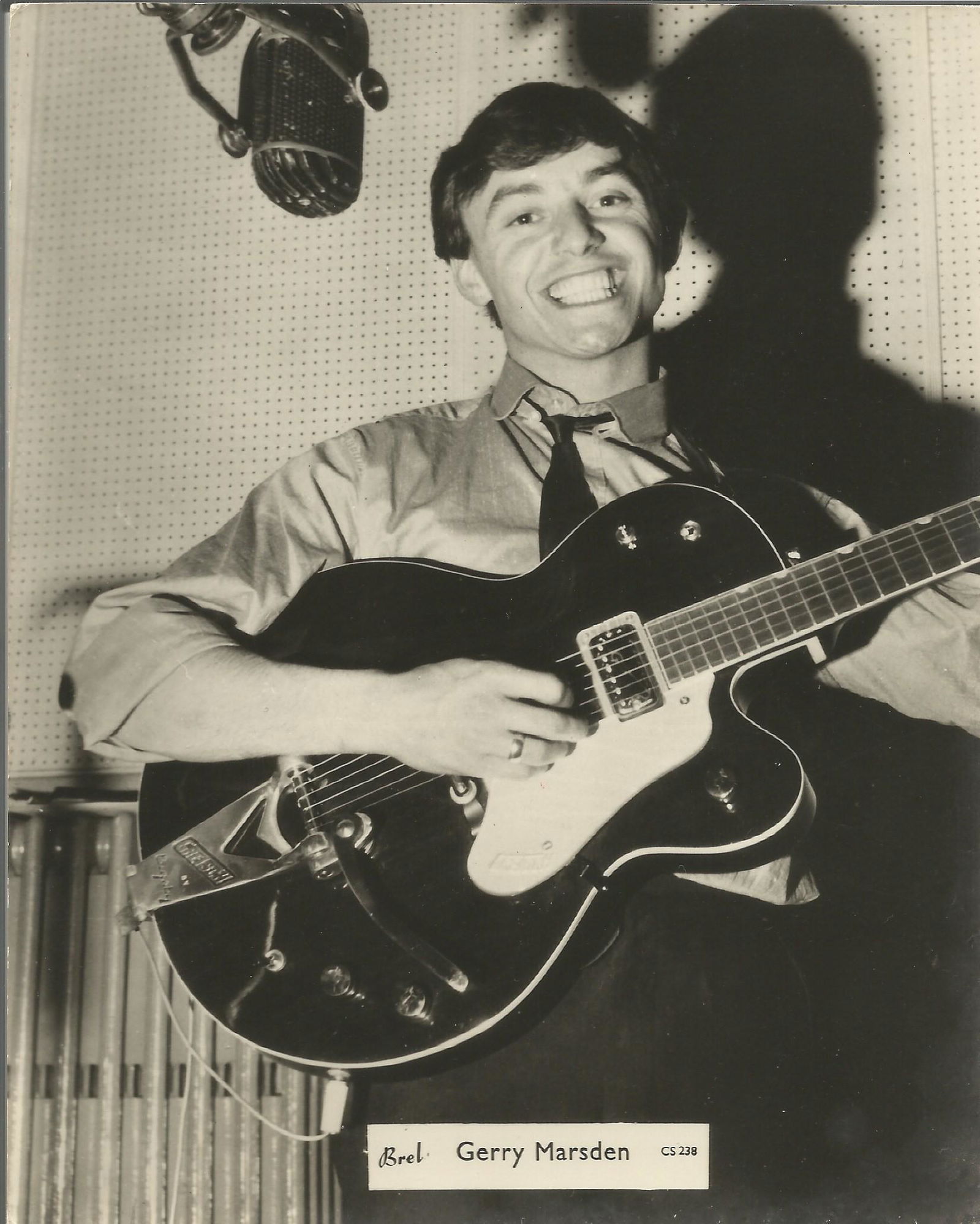 Gerry Marsden signed 7x5 black and white photo (#0109) on Sep 08, 2021 ...