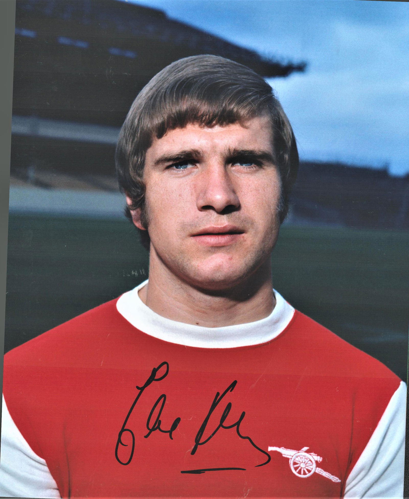 Football. Eddie Kelly Signed 10x8 colour photo. Photo (#0548) on Oct 01 ...