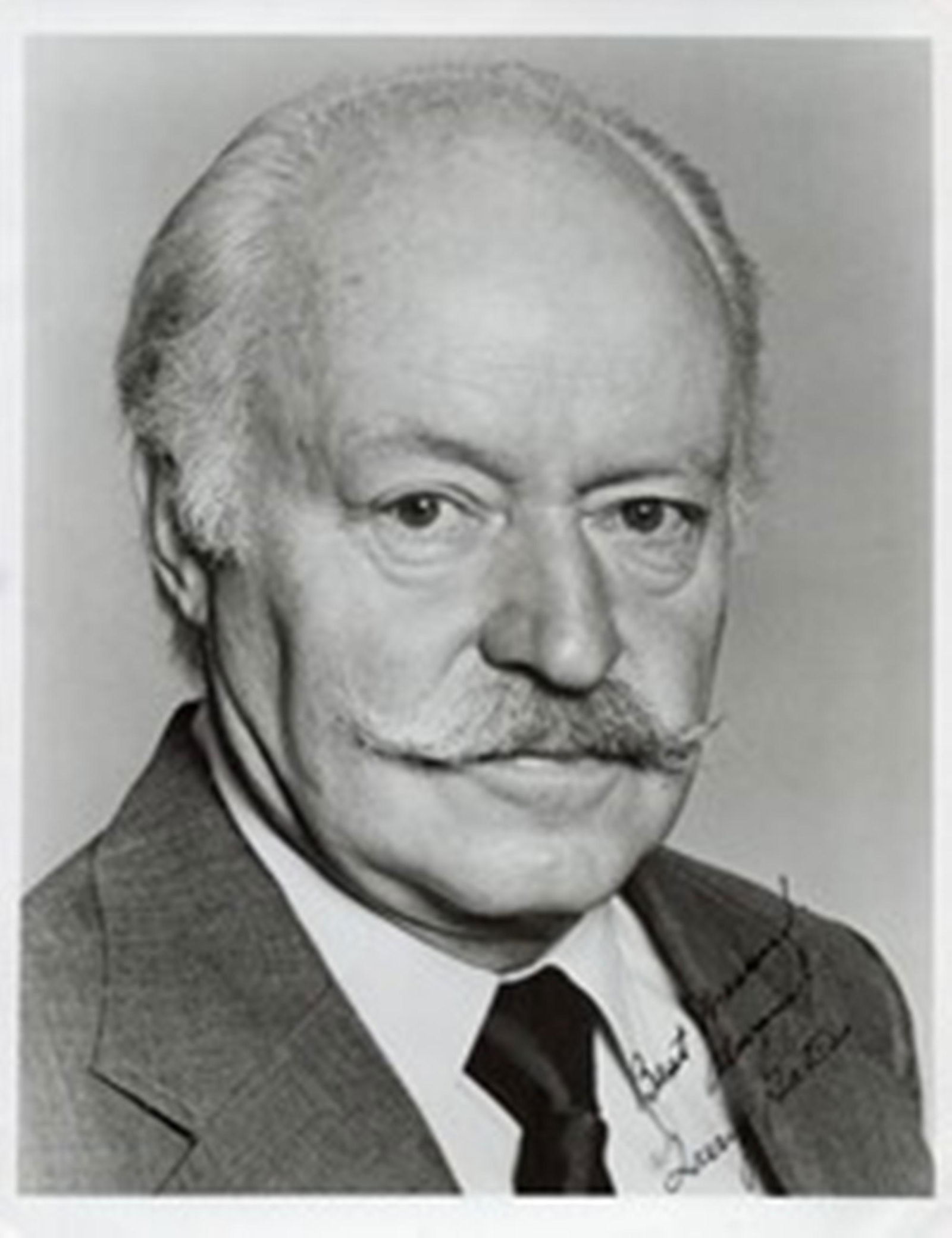 Actor Larry Gates Signed 10 X 8 B/W Portrait Photo. Lawrence Wheaton ...