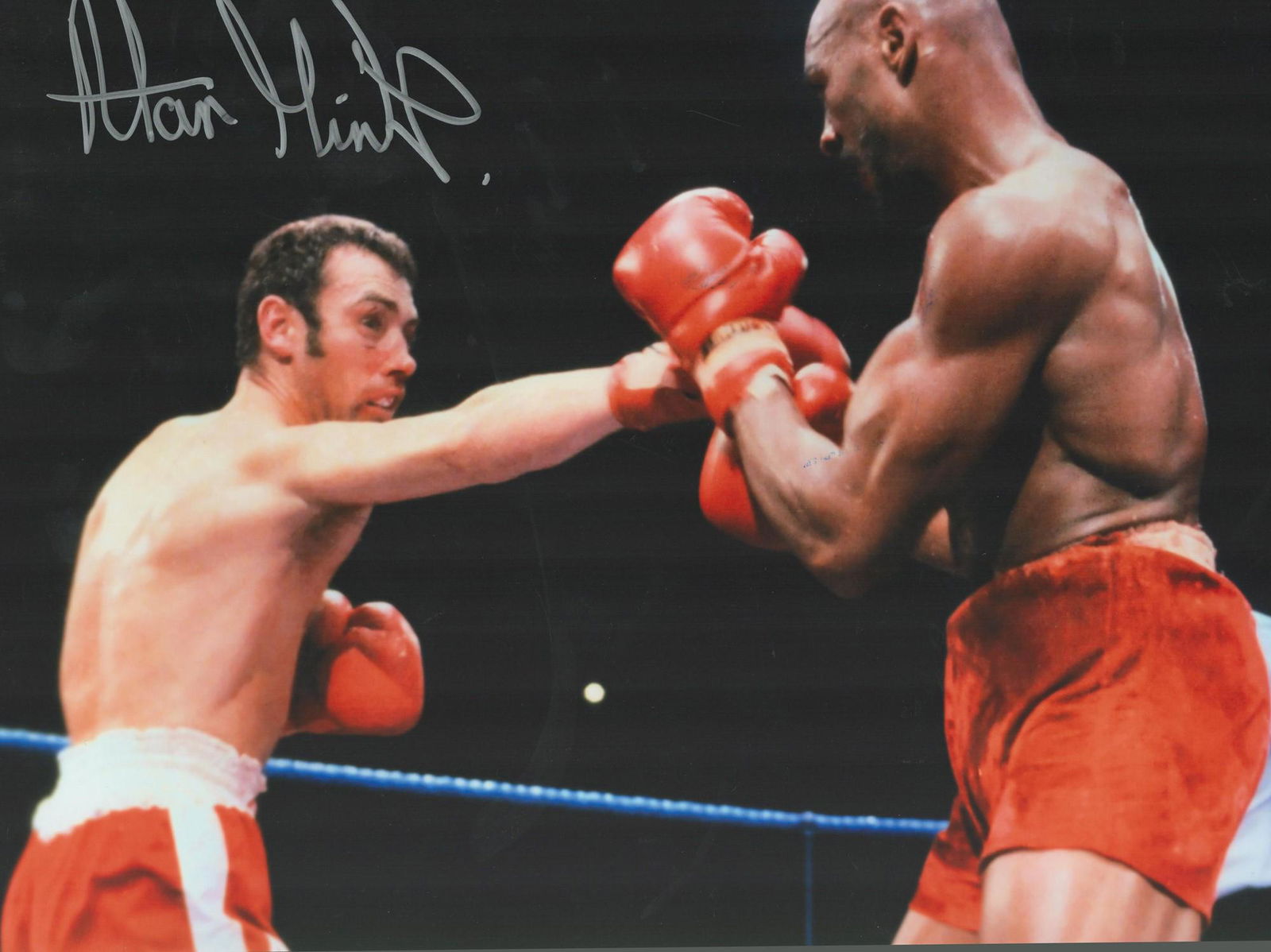 Boxing Alan Minter signed 16x12 inch colour photo pictured during his ...