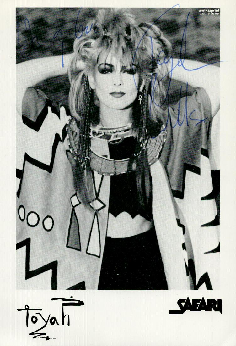 Music Toyah Willcox signed 6x4 black and white photo. Signed in blue ...