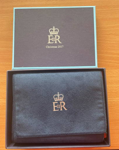 Queen Elizabeth 2017 Christmas Gift to former housekeeper. A stunning ...