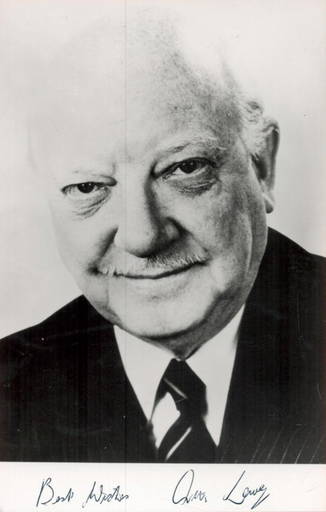 Arthur Lowe Signed 5 x 3 inch approx Black and White Photo. Signed in ...