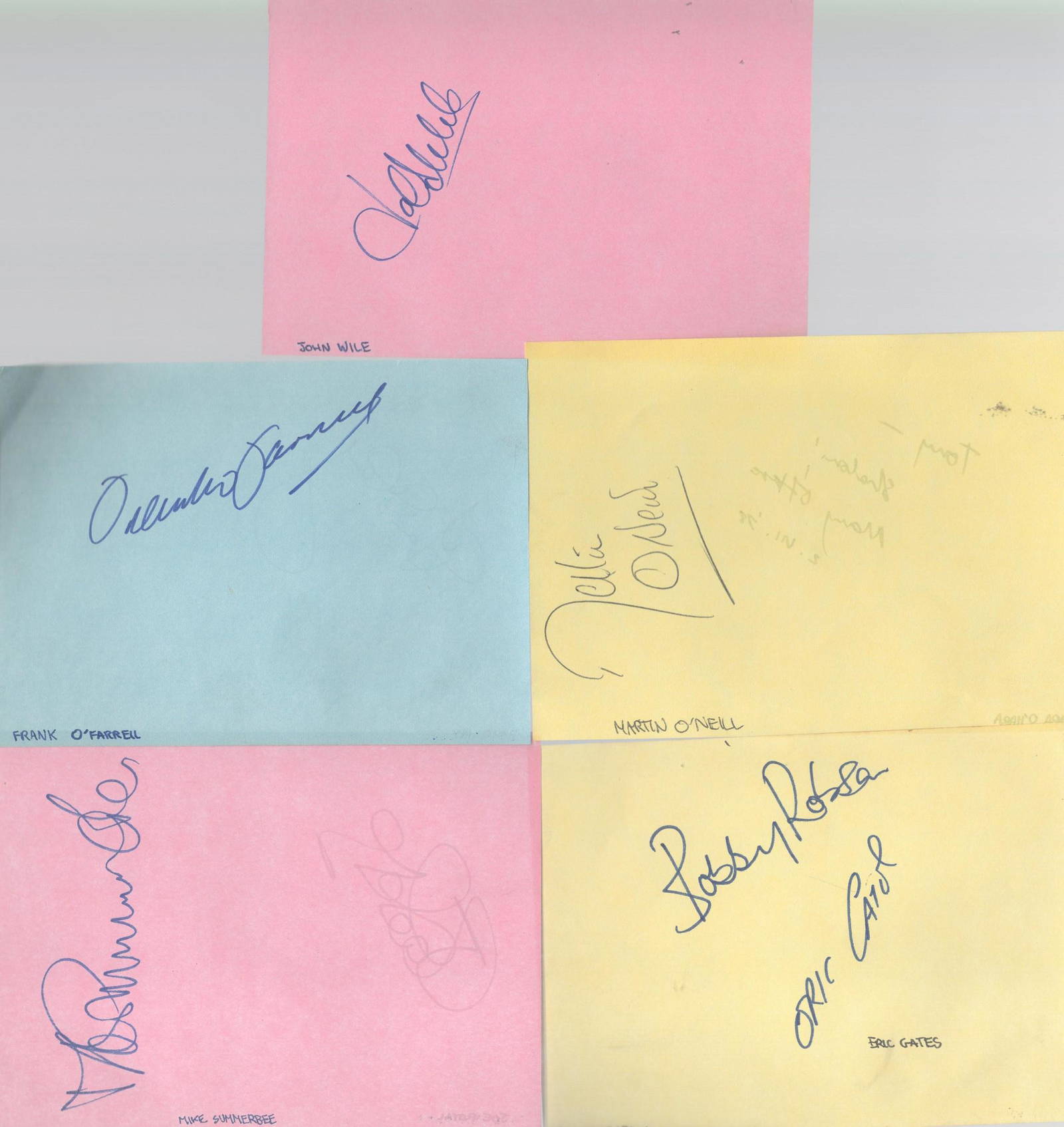 Football, a collection of 16 signed approx. 5x4 pages. The signatures ...