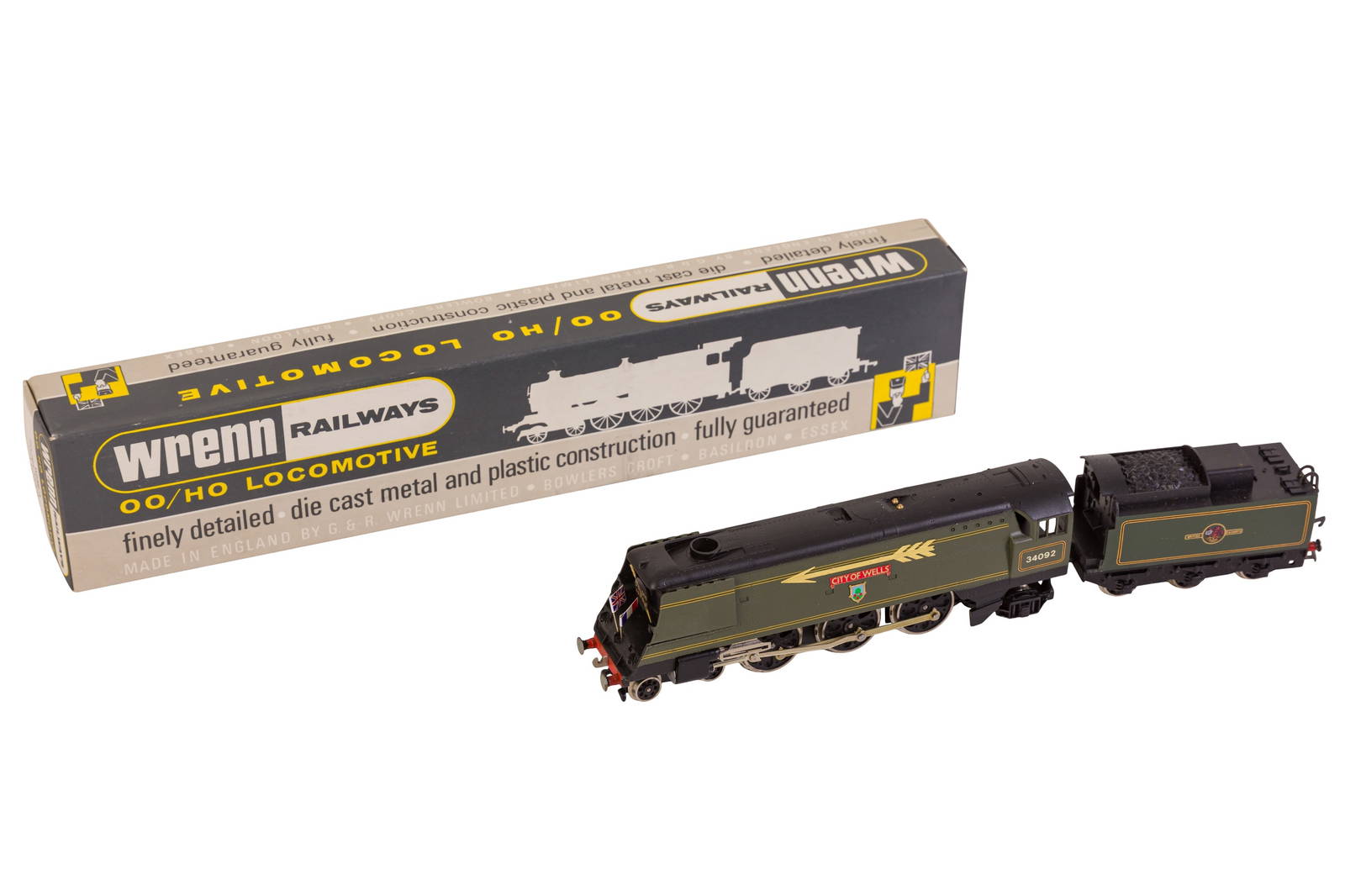 A Wrenn Oo Gauge W2266/a Streamlined Pacific Engine And Tender 'city Of ...