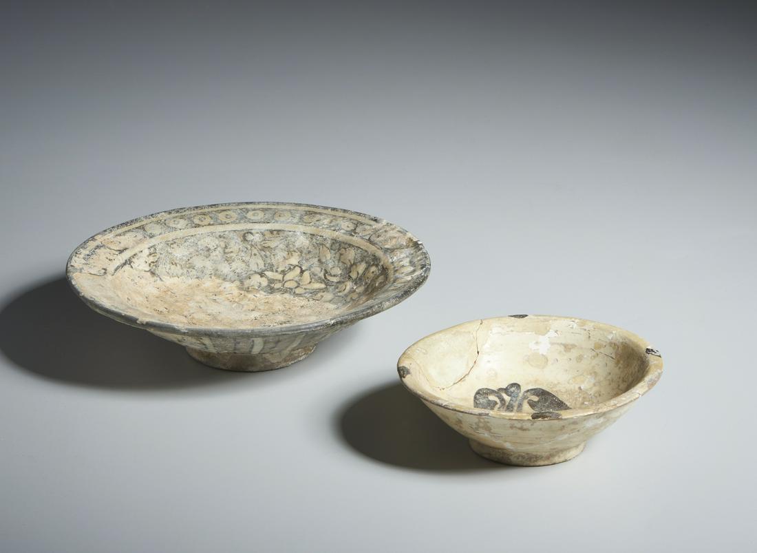 Arte Islamica A Slip Painted Ware And A Sultanabad Dish Iran, 10th And ...