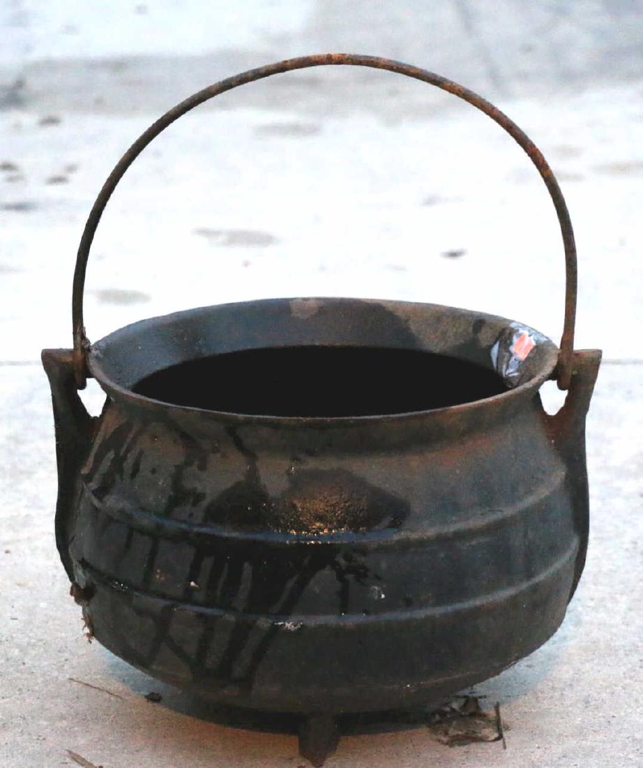 ANTIQUE CAST IRON POT