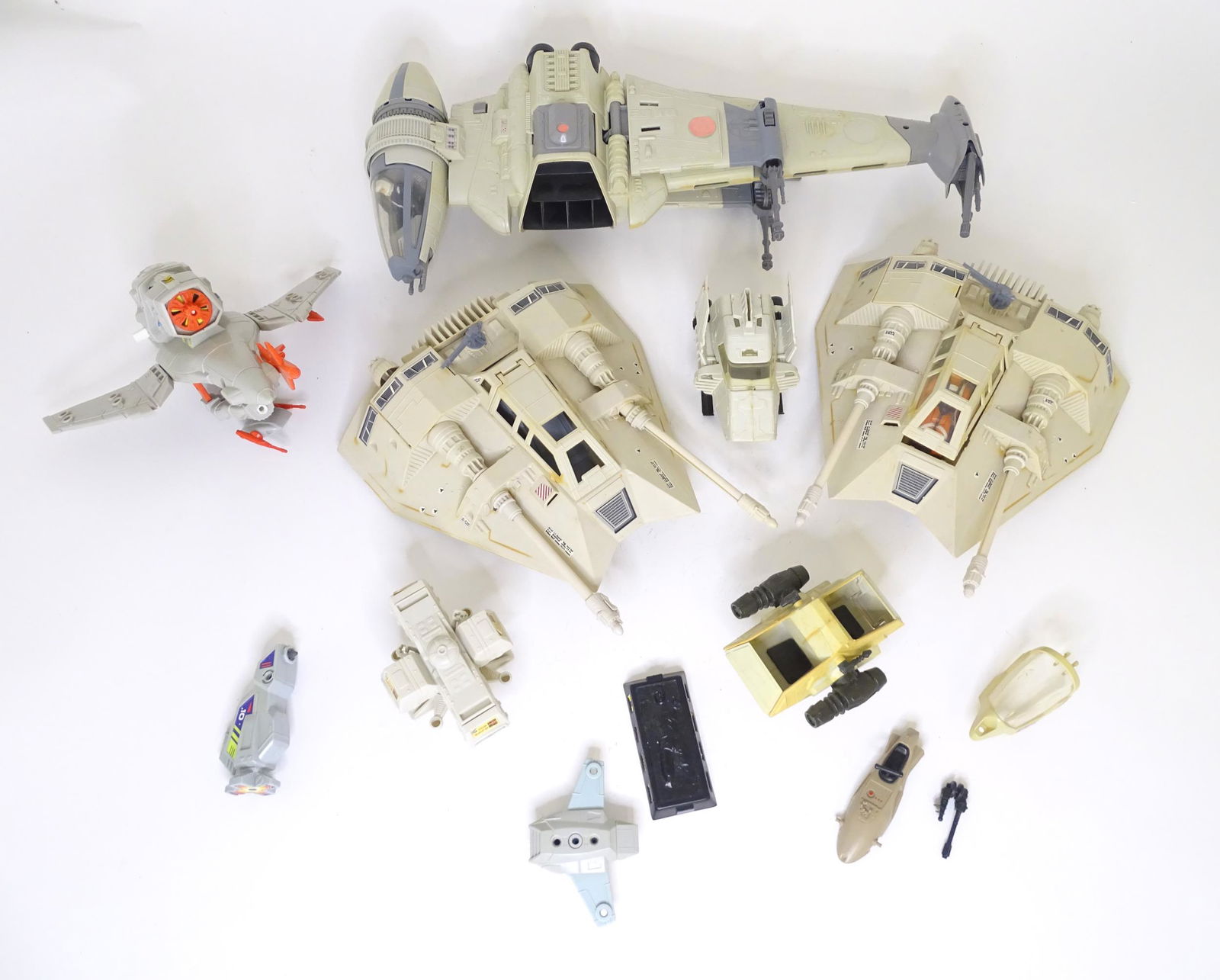 Toys, Star Wars: Spaceships / Vehicles Comprising: Two 980 Kenner ...