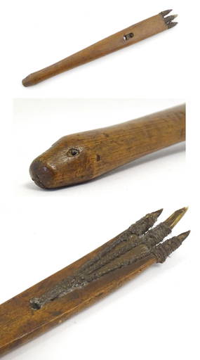 An Inuit / Eskimo / North American / Alaskan Native ice scratcher for ...