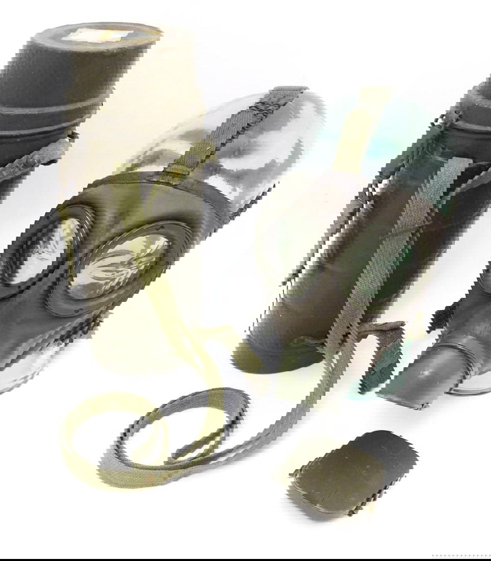 Militaria: A Post-wwii German Army Bundeswehr M58 Gas Mask / Respirator ...