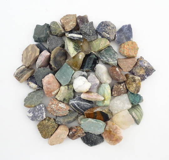 Natural History / Geology Interest: A Quantity Of Assorted Hardstone ...