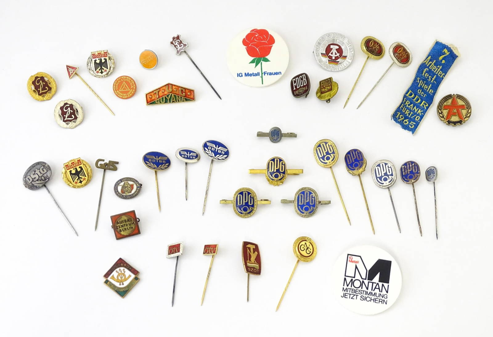 Trade Union Interest: A Quantity Of Assorted Badges, Pins, Etc. To ...
