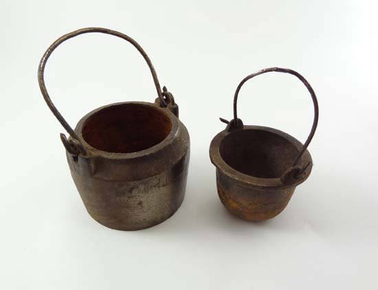 A cast brass glue pot marked under T & C Clark & Co. Lt - Mar 02, 2013 ...
