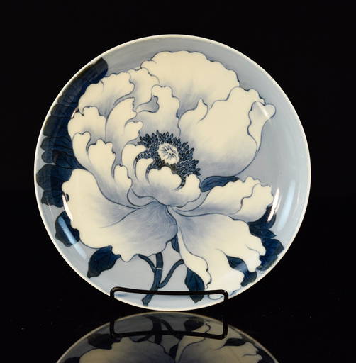 Japanese Nabeshima Porcelain Dish with Peony Scene - Aug 13, 2016 ...