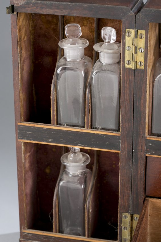 Traveling Apothecary Cabinet : Lot 72