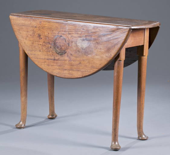 18th C. American Queen Anne Drop Leaf Table